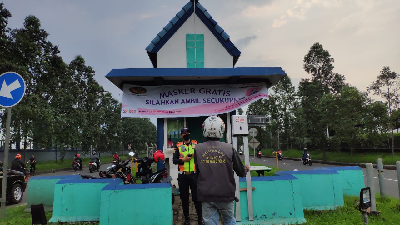 Fighting COVID-19, Jababeka Distributes Free Masks in Jababeka ...